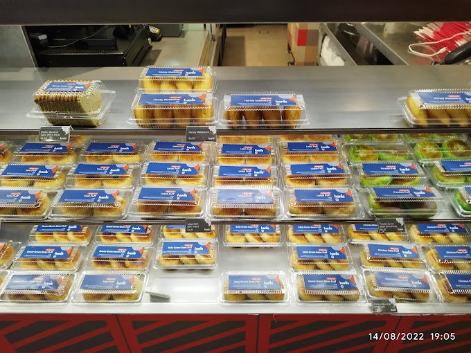 HAN'S CAFE & CAKE HOUSE Pte Ltd @ 906 Upper Thomson Road